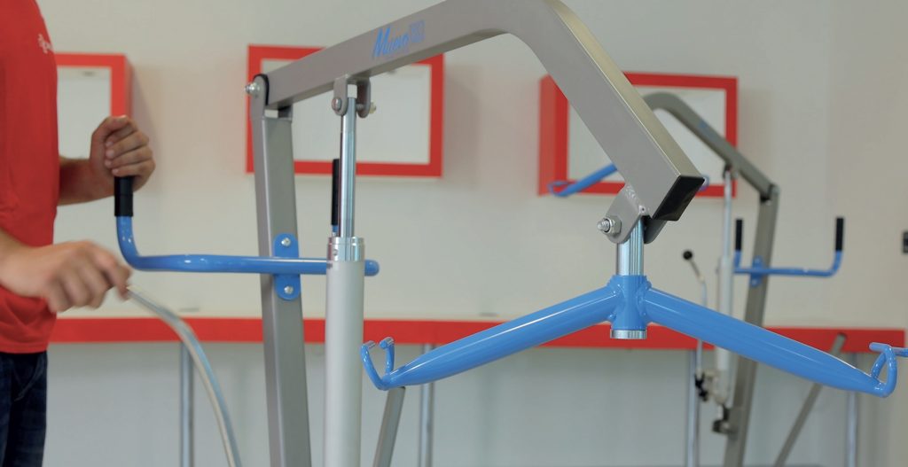 The new Mopedia Muevo: Moretti’s electric patient lift gets even more ...